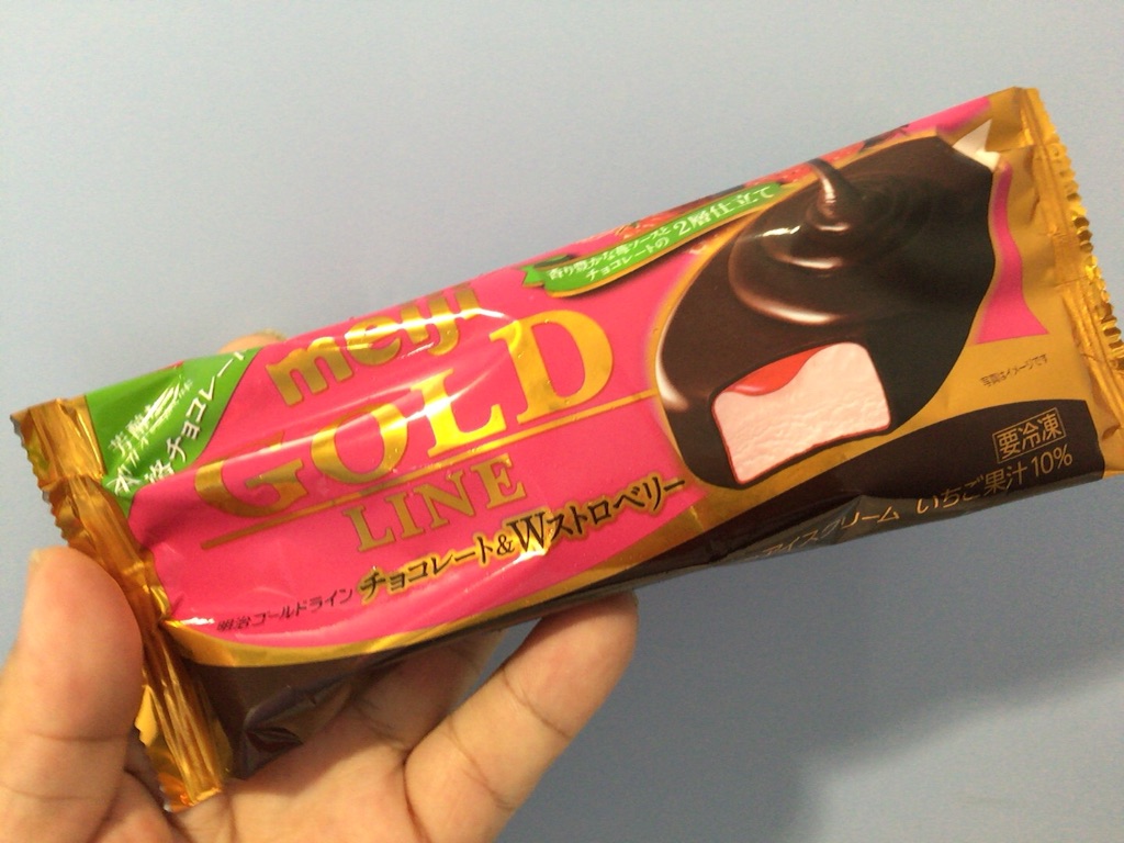 meiji GOLD LINE チョコレート&Wストロベリー 食べてみました。